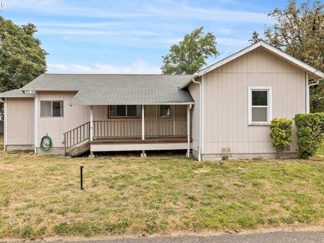 717 Main St, Lyons, OR 97358