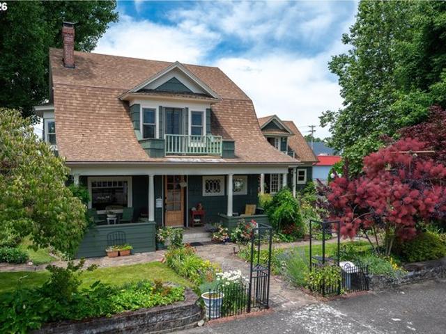 717 N 3rd Ave, Stayton, OR 97383