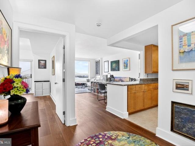 717 S Columbus Blvd Unit 916, Philadelphia, PA 19147