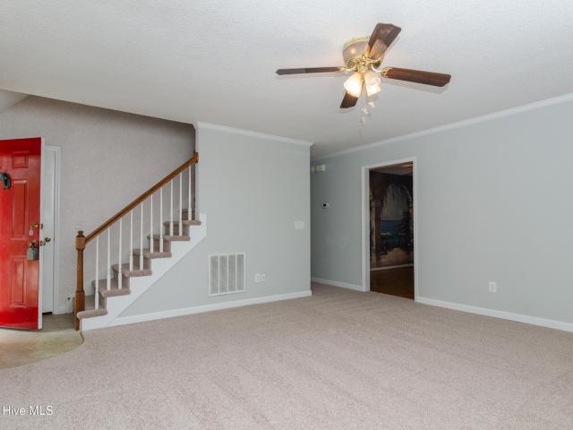 717 Sloop Pointe Lane