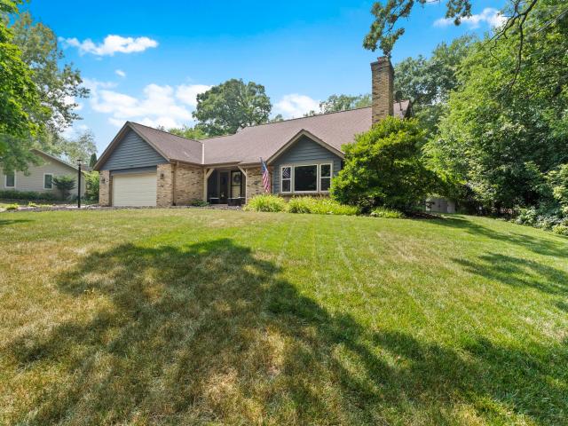 717 St Johns Dr