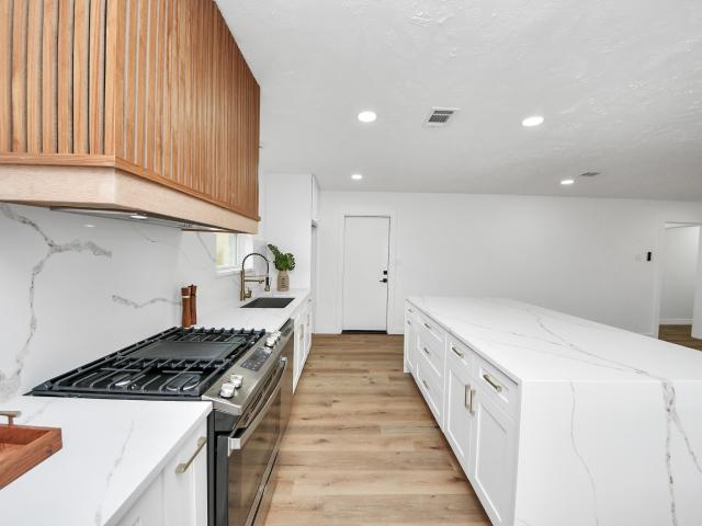 717 Phyllis Court