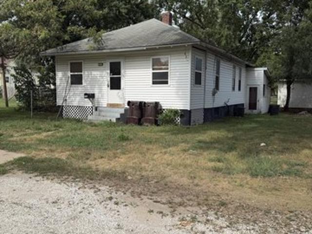 717 Railroad St, Beardstown, IL 62618