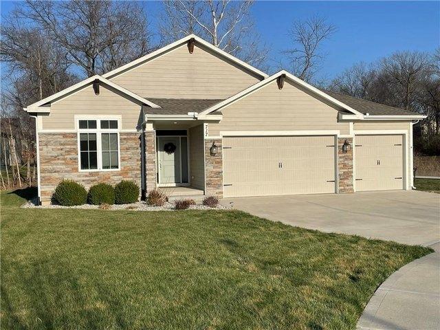 717 Riverwood Dr, Liberty, MO 64068