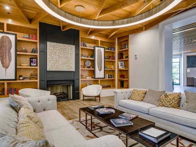 717 riverside dr