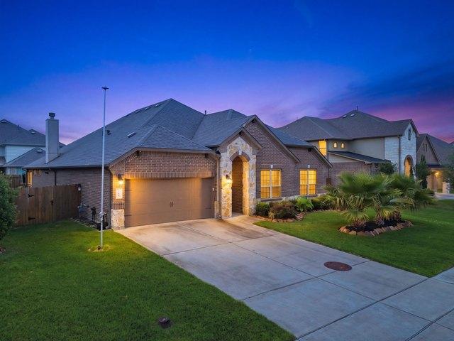717 Wormwood Dr, League City, TX 77573