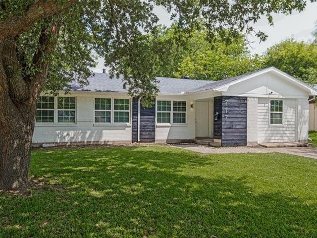 717 Willowbrook Dr, Mesquite, TX 75149