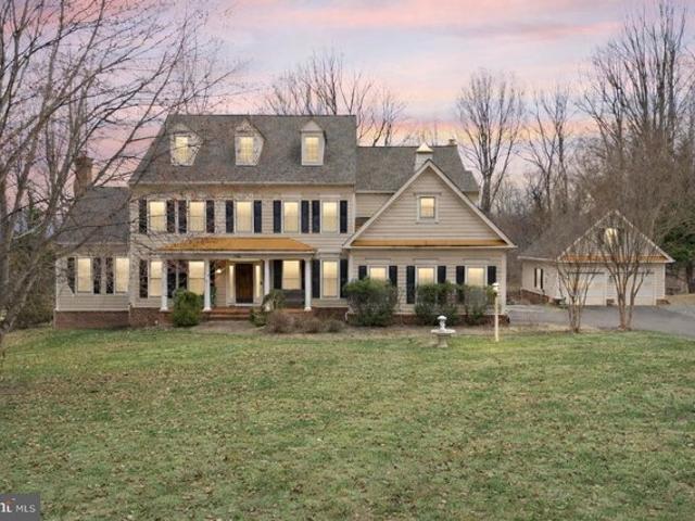 7188 Kenthurst Ln, The Plains, VA 20198