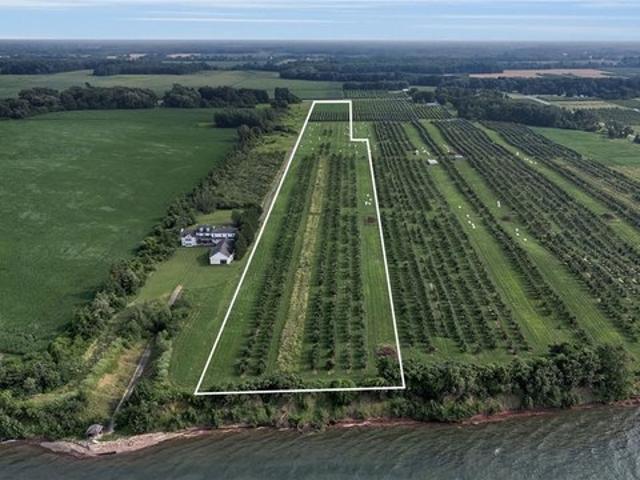 7189 Lake Rd, Appleton, NY 14008