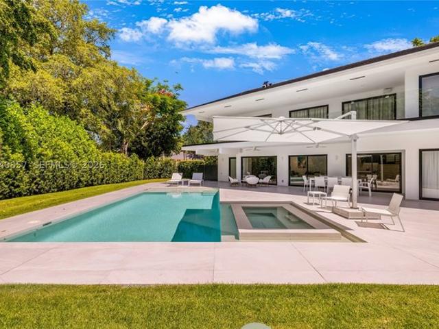 7180 E Lago Dr, Coral Gables, FL 33143