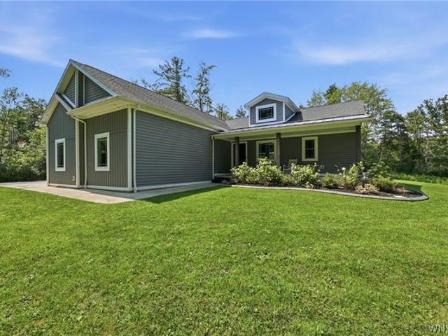 7180 Ellicott Rd, Orchard Park, NY 14127