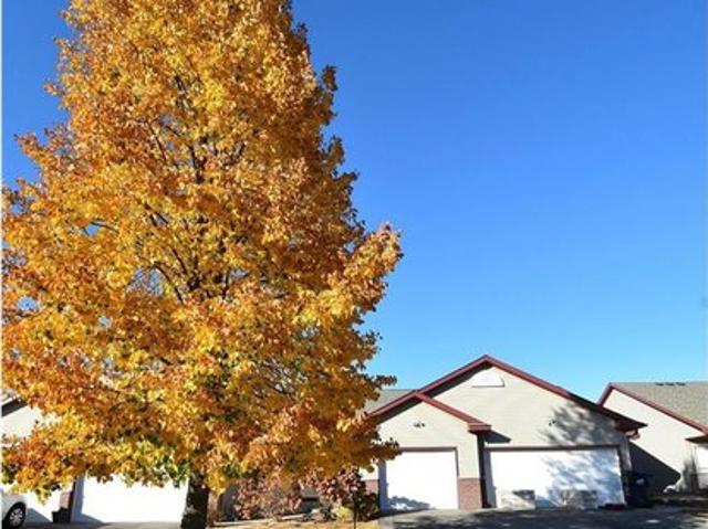 718 10th St SW, Pine Island, MN 55963