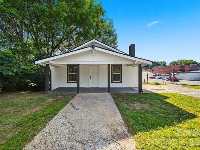 718 11th Street Pl NW, Hickory, NC 28601
