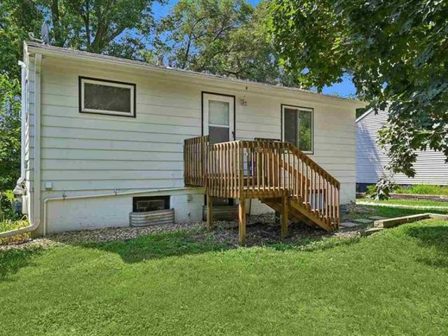 718 7th Ave, Coralville, IA 52241