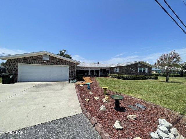 718 Clarence Dr, Panama City, FL 32404