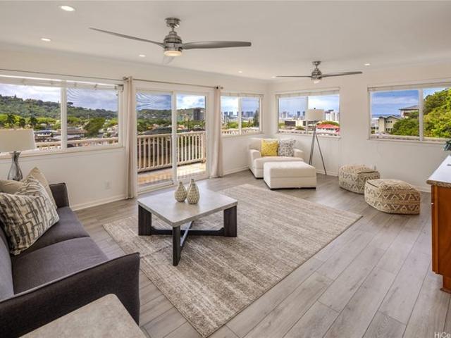 718 Alewa Dr, Honolulu, HI 96817