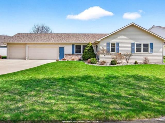 718 Applewood Dr, Kimberly, WI 54136
