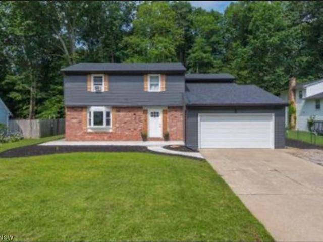718 Arlington Dr, Vermilion, OH 44089