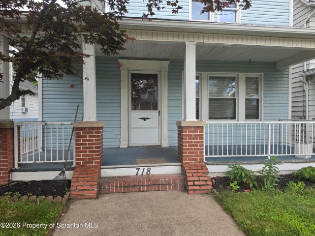718 Boulevard Avenue # Front
