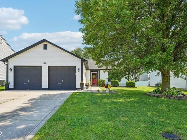 718 Breakers Ln, Fortville, IN 46040