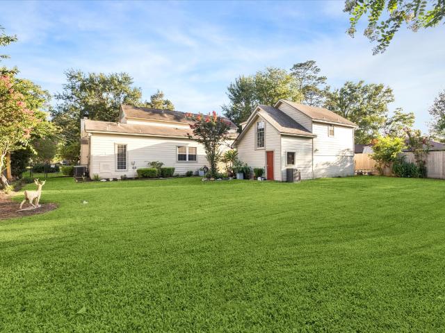 718 Garden Oaks Boulevard