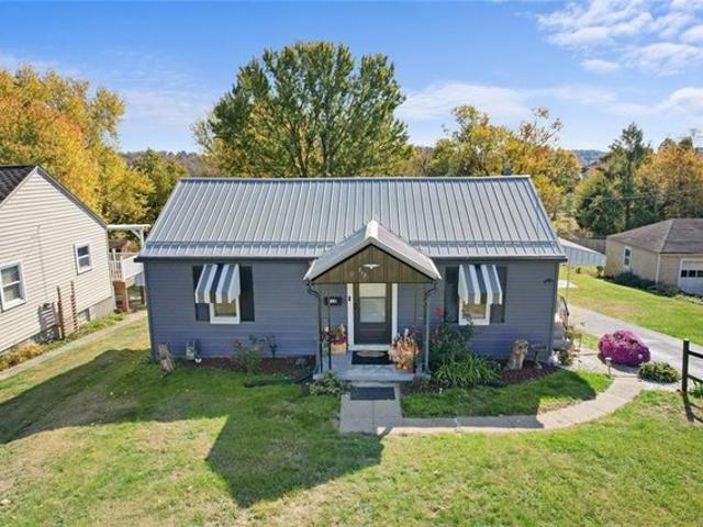 718 Gladden Rd, Canonsburg, PA 15317