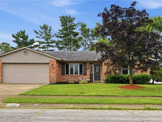 718 Greyhound Dr, New Lebanon, OH 45345