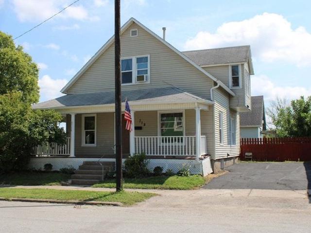 718 E 6th St, Muscatine, IA 52761
