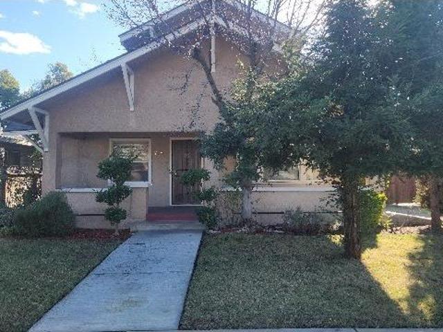 718 E Clinton Ave, Fresno, CA 93704