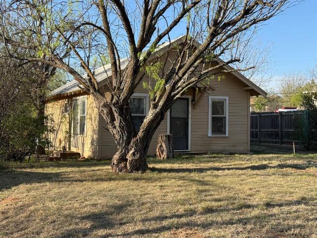 718 E Oliver St, Stamford, TX 79553 | MLS #21231