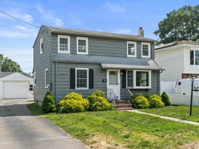 718 Elmwood Rd, West Babylon, NY 11704