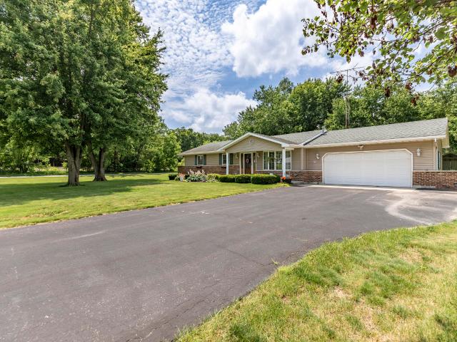 718 Forsythia Street SE