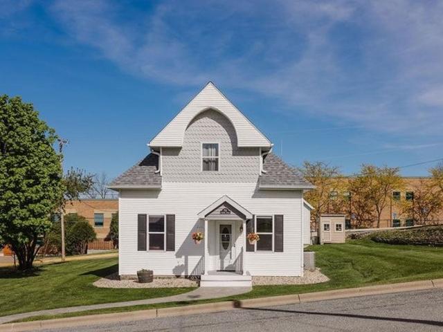 718 Fairview St, Blanchardville, WI 53516