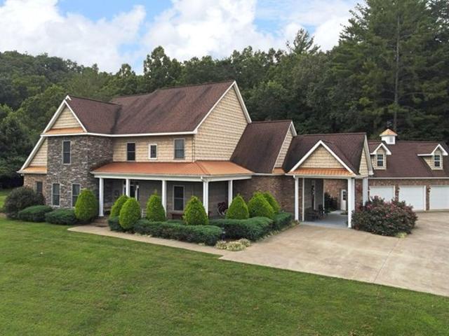 718 Hidden Lake Rd, Blairsville, GA 30512