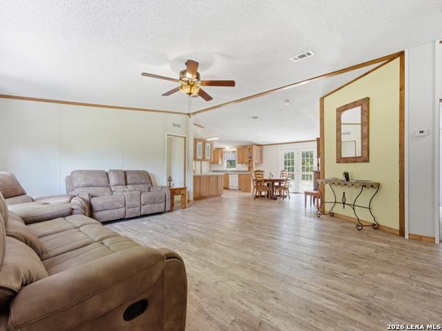 718 Oak Dr