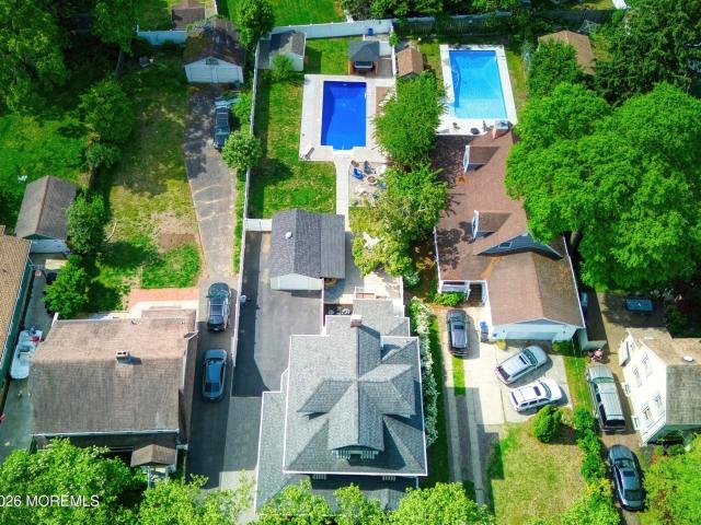 718 Mclean Avenue