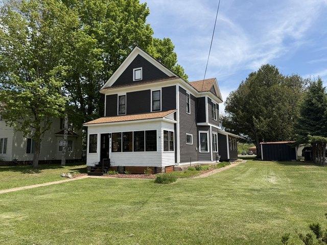 718 N 4th Ave, Iron River, MI 49935