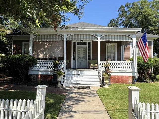 718 N Union St, Natchez, MS 39120