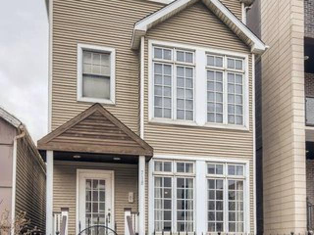 718 N Willard Ct Unit 2, Chicago, IL 60642