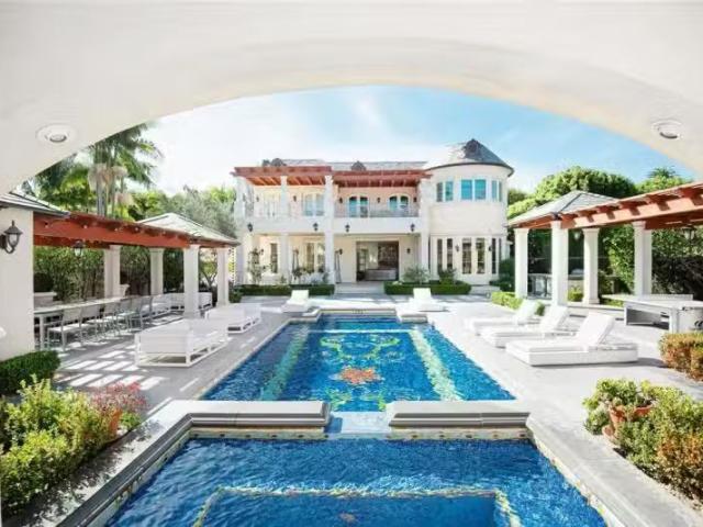 718 N Rodeo Drive, Beverly Hills, CA 90210
