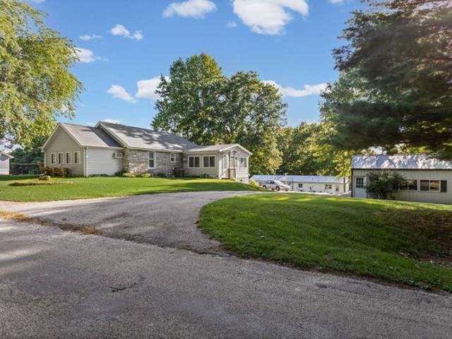 718 S Water St, Hamburg, IL 62045