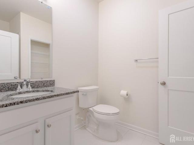 718 Station Rd, Dunellen, NJ 08812