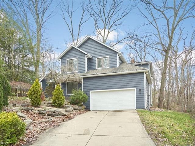 718 Stonecliff Dr, Akron, OH 44313
