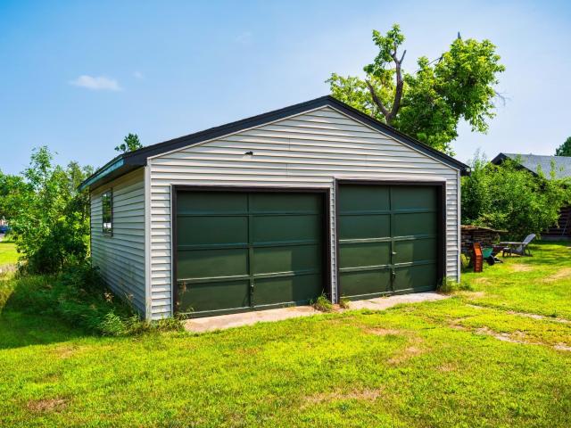 718 Stoner Avenue SE