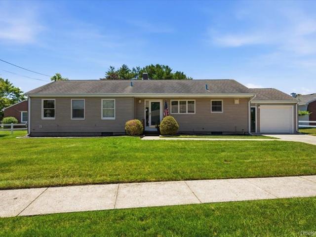 718 Patrick St, Westhampton, NY 11978