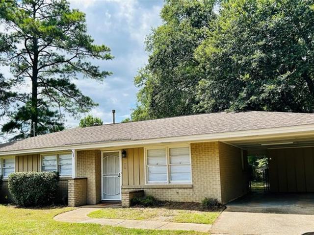 718 Perry Hill Rd, Montgomery, AL 36109