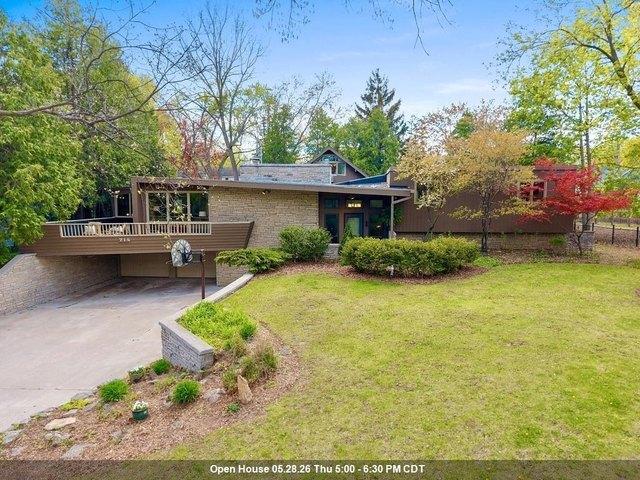 718 Randall Ave, De Pere, WI 54115