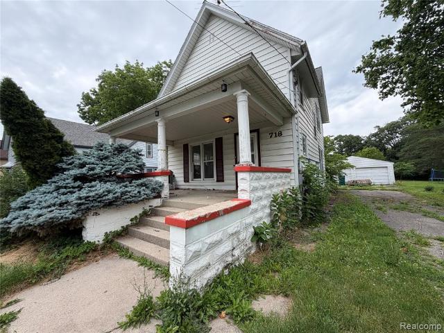 718 River Street