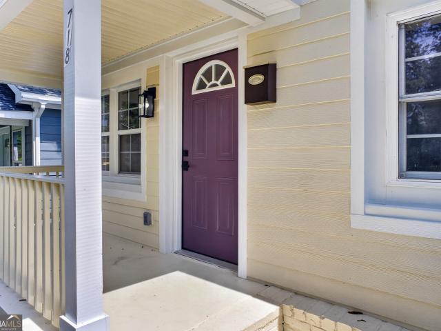 718 W 51st Street