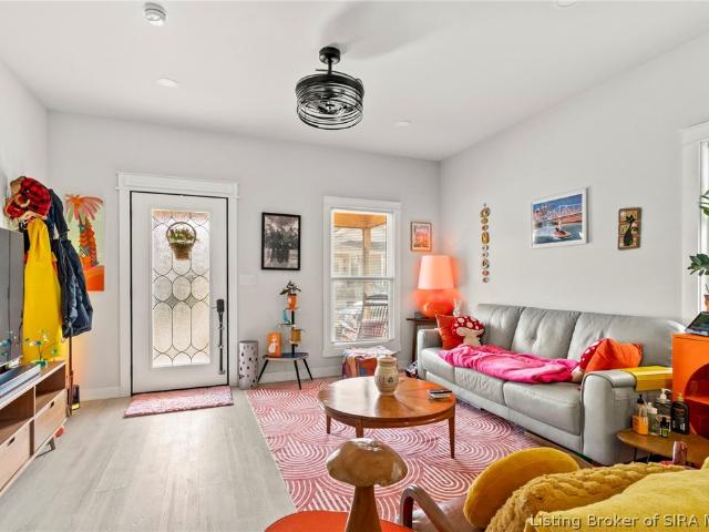 718 W Third Street